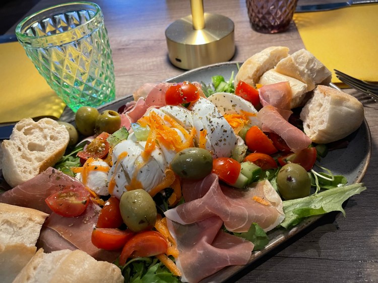 Max's Brasserie – Italian Restaurant